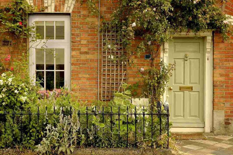 Traditional Window Designs Guide for Homeowners & Installers